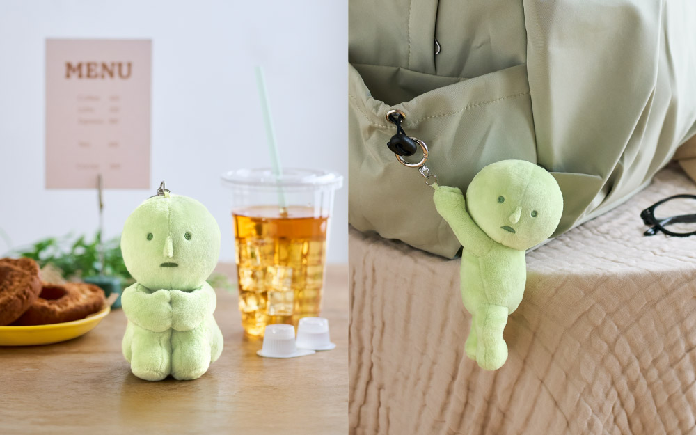 SMISKI Plush Key Chain Hugging Knees / Hanging On! | Sonny Angel Store ...